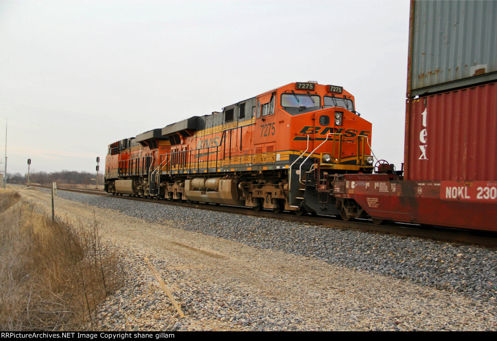 BNSF 7275 and bnsf 6670 run dpu.